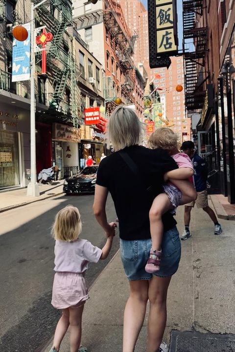 Hazel Brugger: Unterwegs mit ihren beiden Töchtern in New York | GALA.de