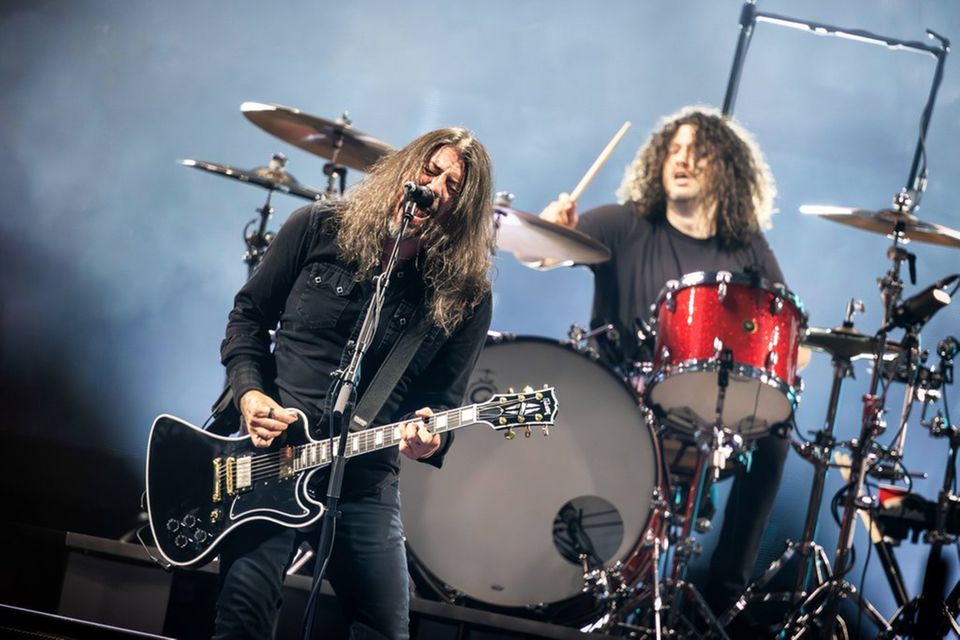 Dave Grohl und Ilan Rubin: Foo-Fighters-Stars im Münchner Hofbräuhaus ...
