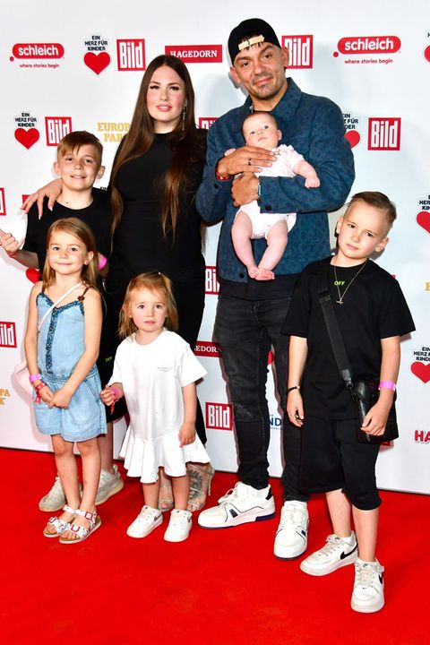 Capital Bra: Premiere! Rapper zeigt erstmals seine Familie | GALA.de