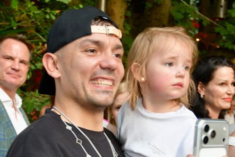 Capital Bra: Premiere! Rapper zeigt erstmals seine Familie | GALA.de