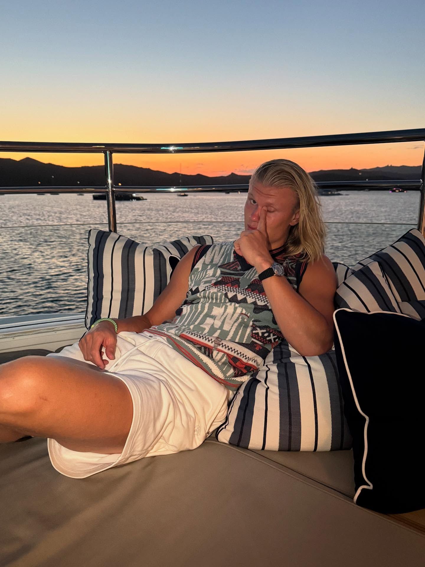 Nicht Nur Am Ball Ein Profi Diese 10 Looks Von Erling Haaland Sorgen nicht-nur-am-ball-ein-profi-diese-10-looks-von-erling-haaland-sorgen